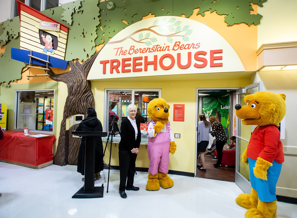 The Berenstain Bears Treehouse unveiled at Giant - pennlive.com