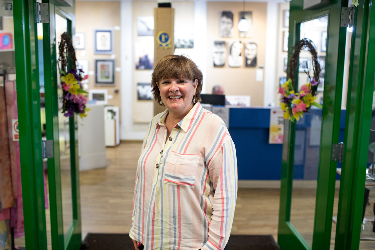 Flint artist Ellen "EP" Phaneuf shows off her 'Trash With Flash ...