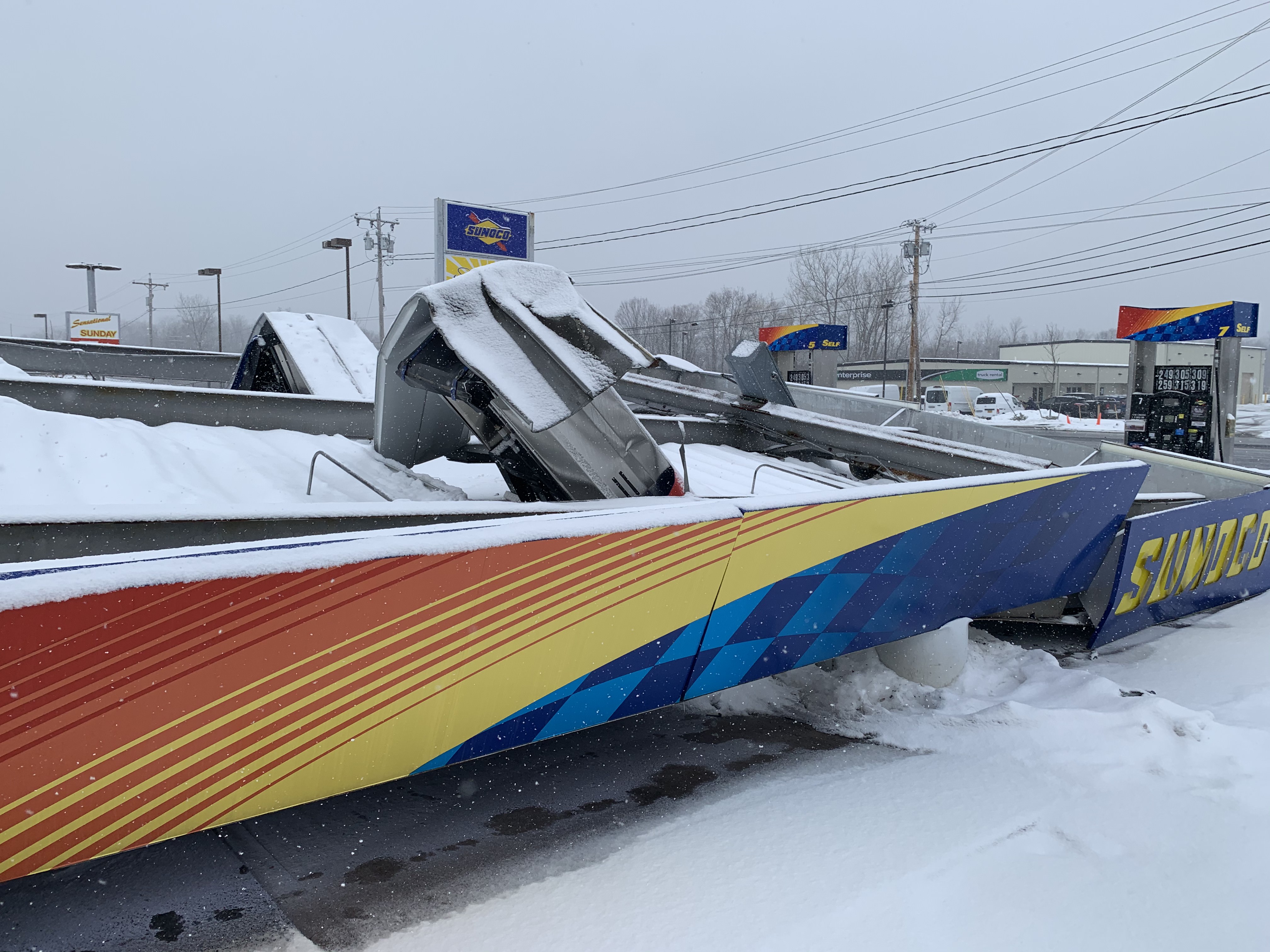 Canopy collapses at Cicero gas station - syracuse.com