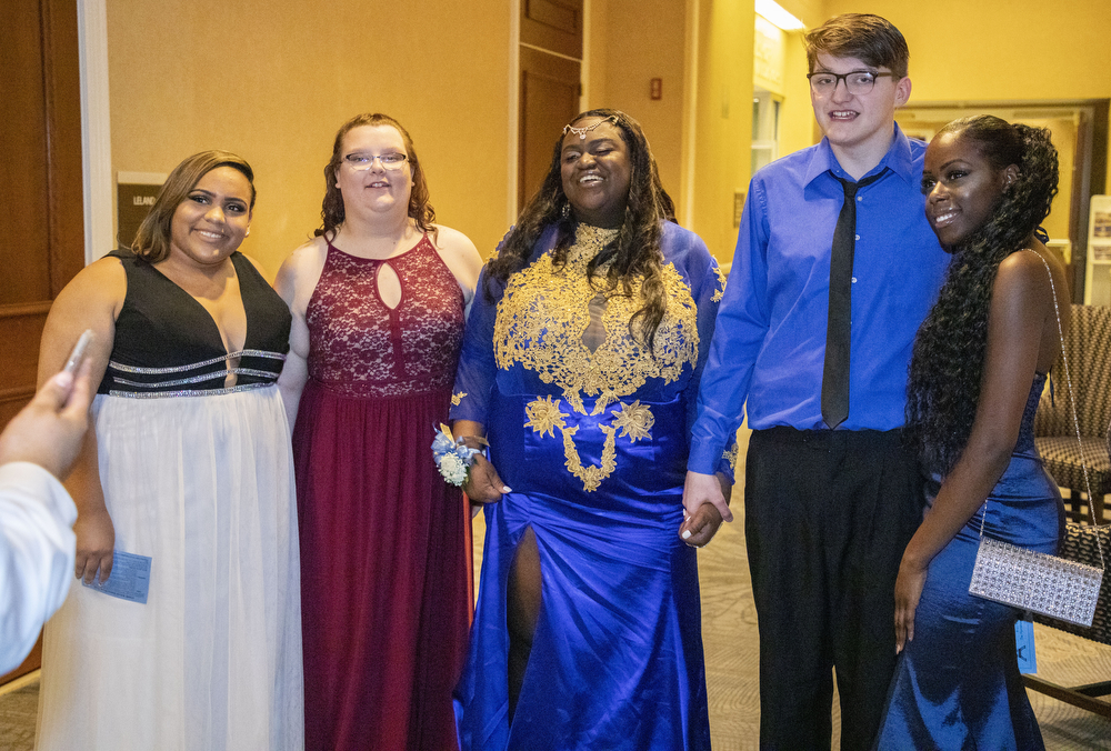 Cumberland Valley High School's 2019 Prom - pennlive.com