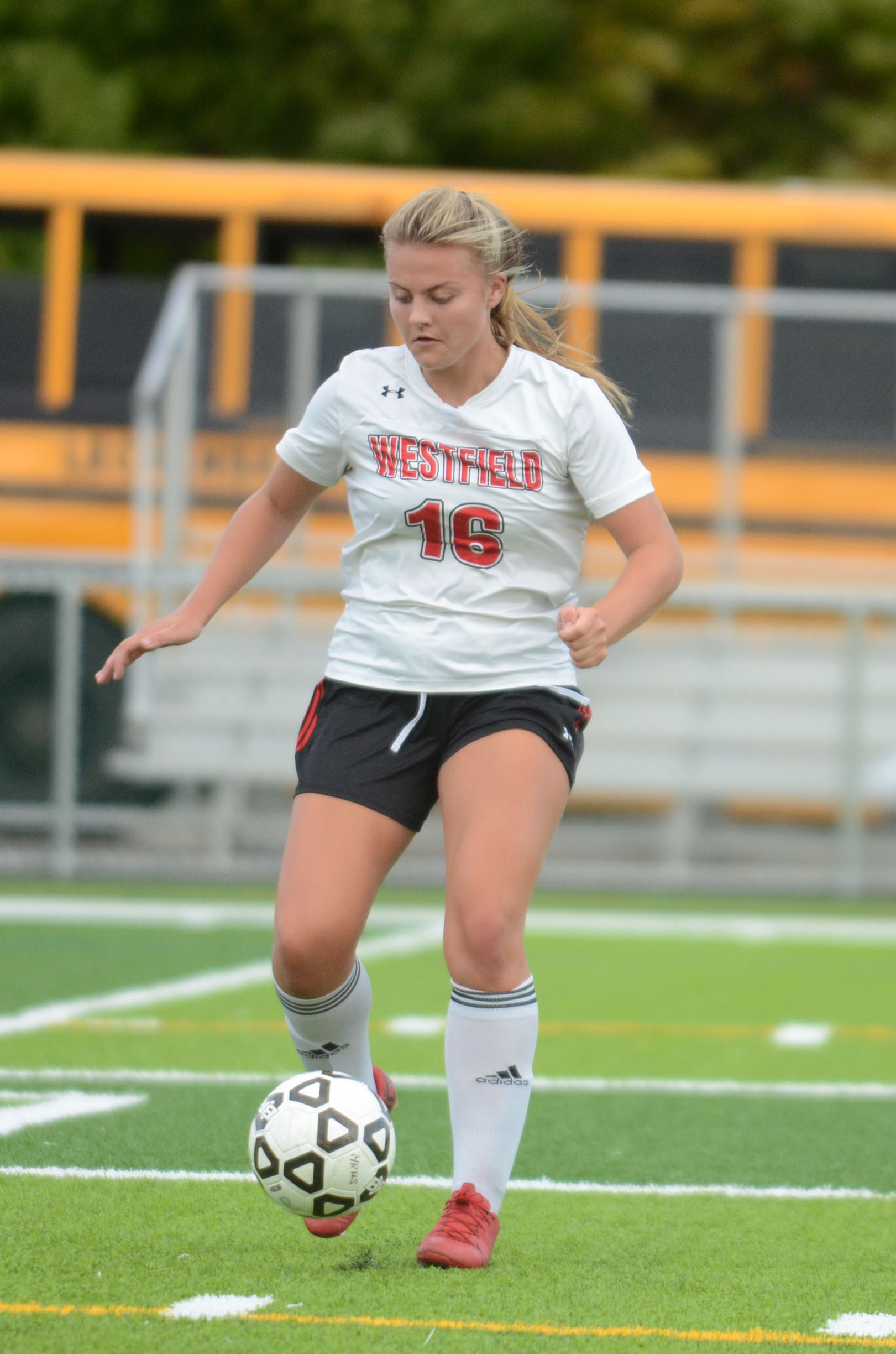 Minnechaug girls soccer defeats Westfield, 1-0 - masslive.com