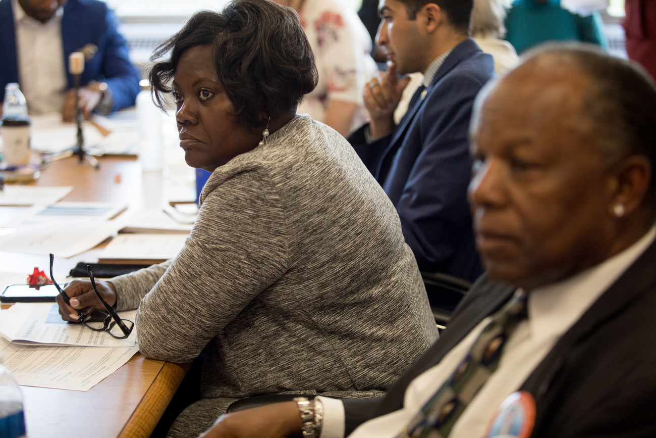 Flint City Council votes on water contracts - mlive.com