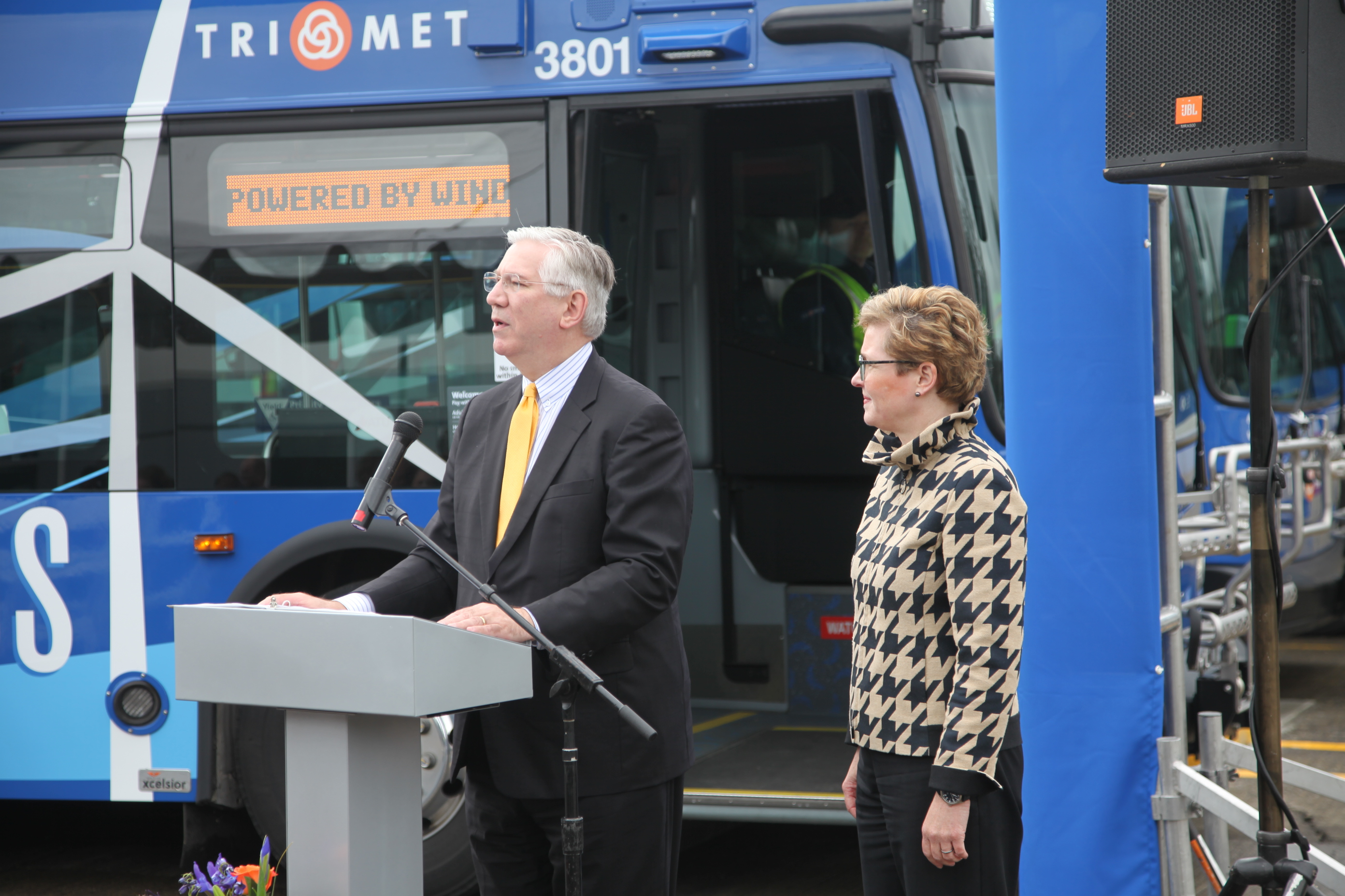 TriMet celebrates first battery-electric bus - oregonlive.com