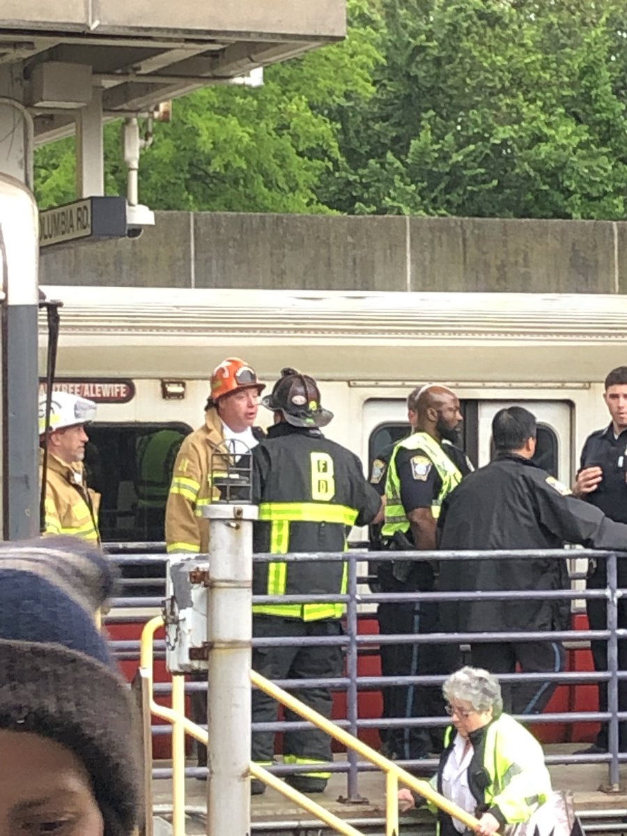 MBTA Red Line train derails, delaying morning commute - masslive.com