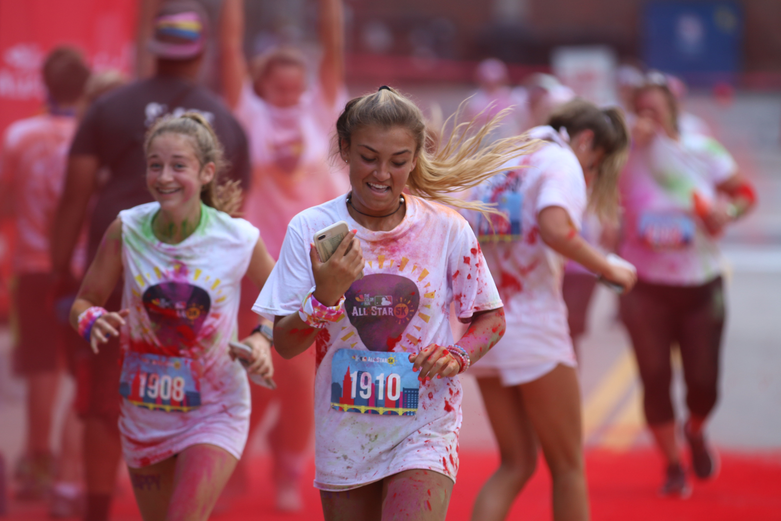 Color Run All-Star 5K runners take on colorful new look during the race ...