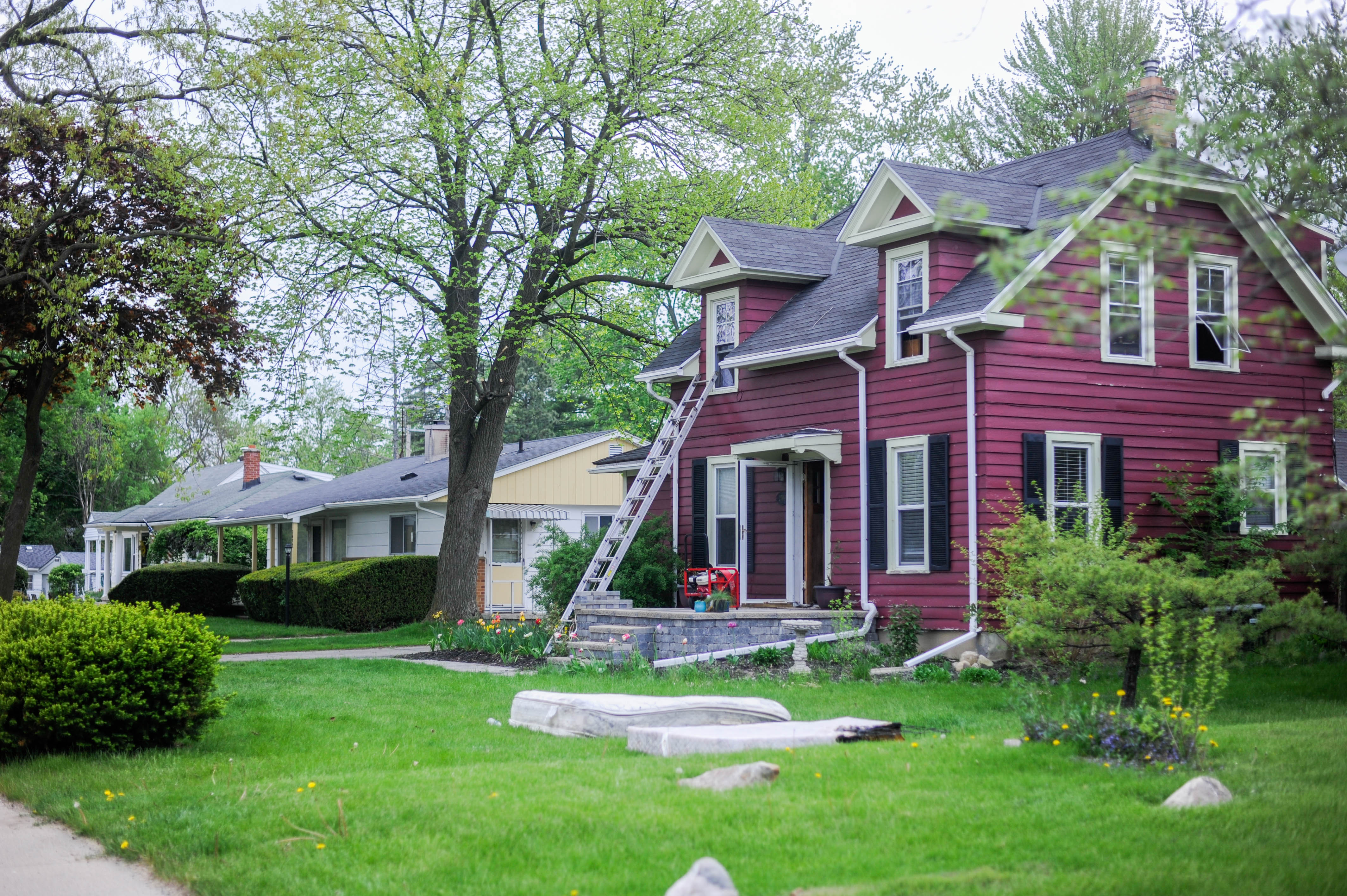 Ann Arbor fire crews respond to bedroom fire on Platt Road - mlive.com