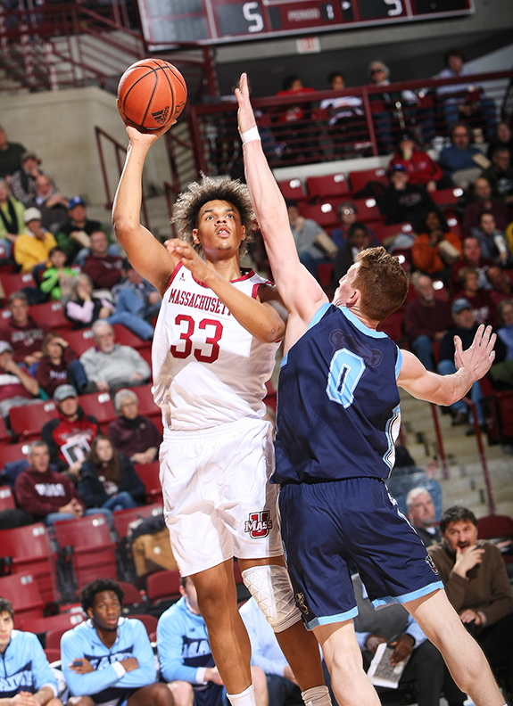 UMass Men's Basketball vs Maine 12/20/19 - masslive.com