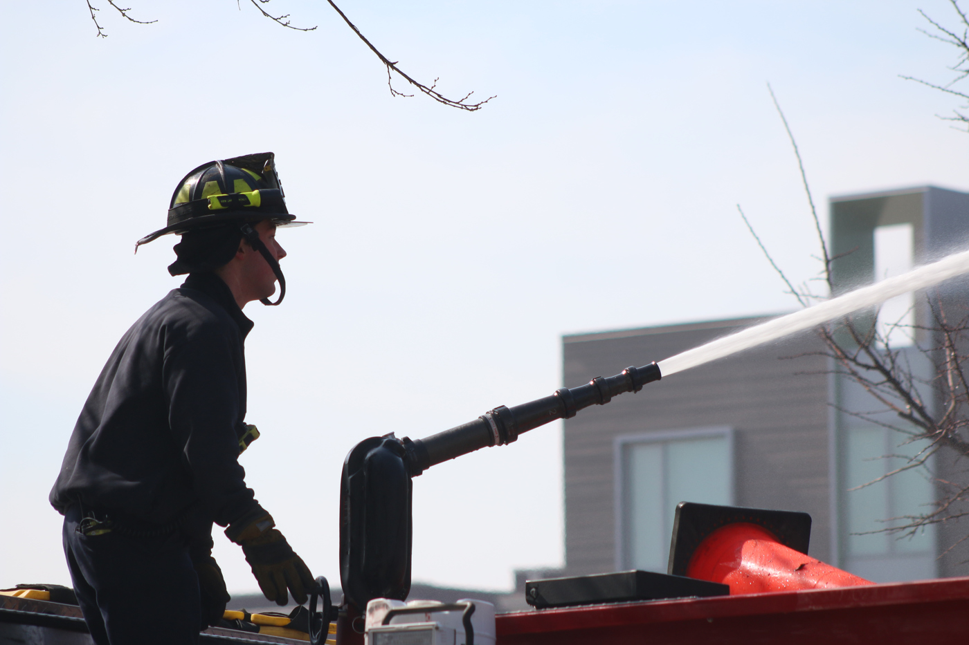 Firefighters battle fire in vacant building on Cleveland's east side ...