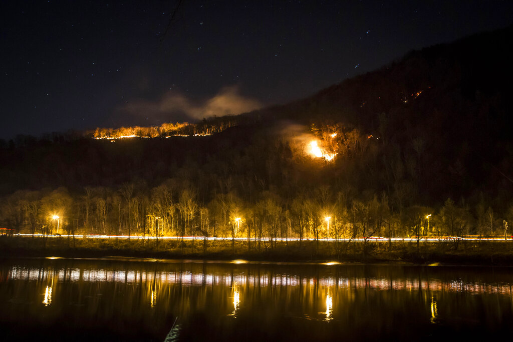 Delaware Water Gap forest fire Feb. 24, 2020 - lehighvalleylive.com