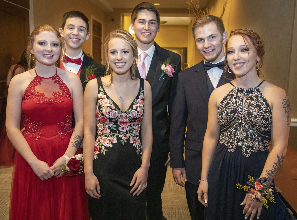 Cumberland Valley High School's 2019 Prom - pennlive.com
