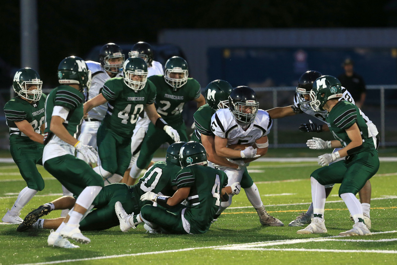 Longmeadow vs Minnechaug Football - masslive.com