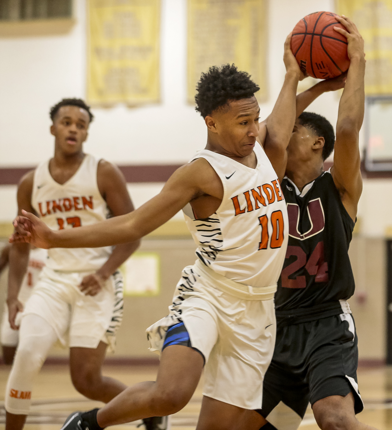 Boy's High School Basketball Linden Plays University - nj.com