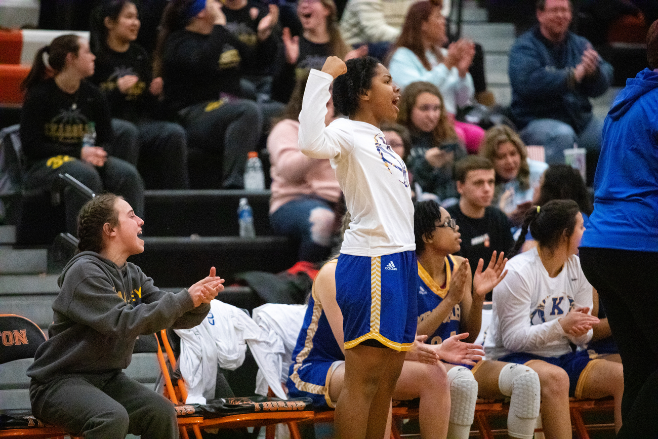 Fenton girls basketball defeats Kearsley - mlive.com