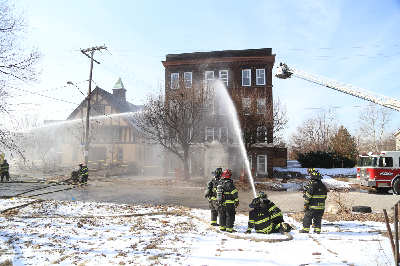 Firefighters battle fire in vacant building on Cleveland's east side ...
