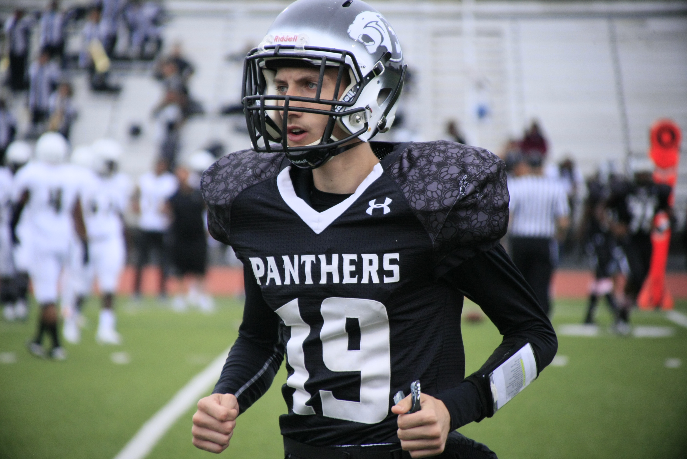 Harrisburg defeats CD East Saturday in football - pennlive.com