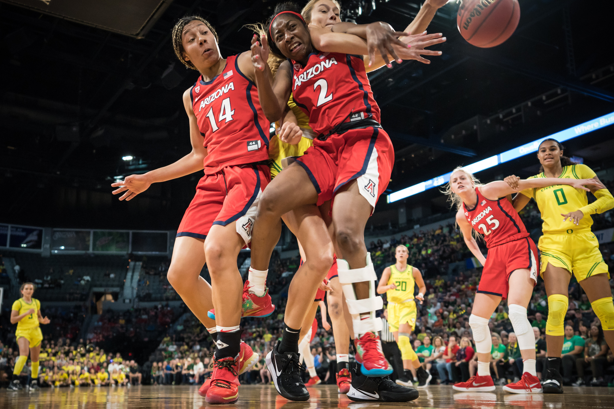 Oregon Ducks vs. Arizona at Pac-12 women's basketball tournament ...