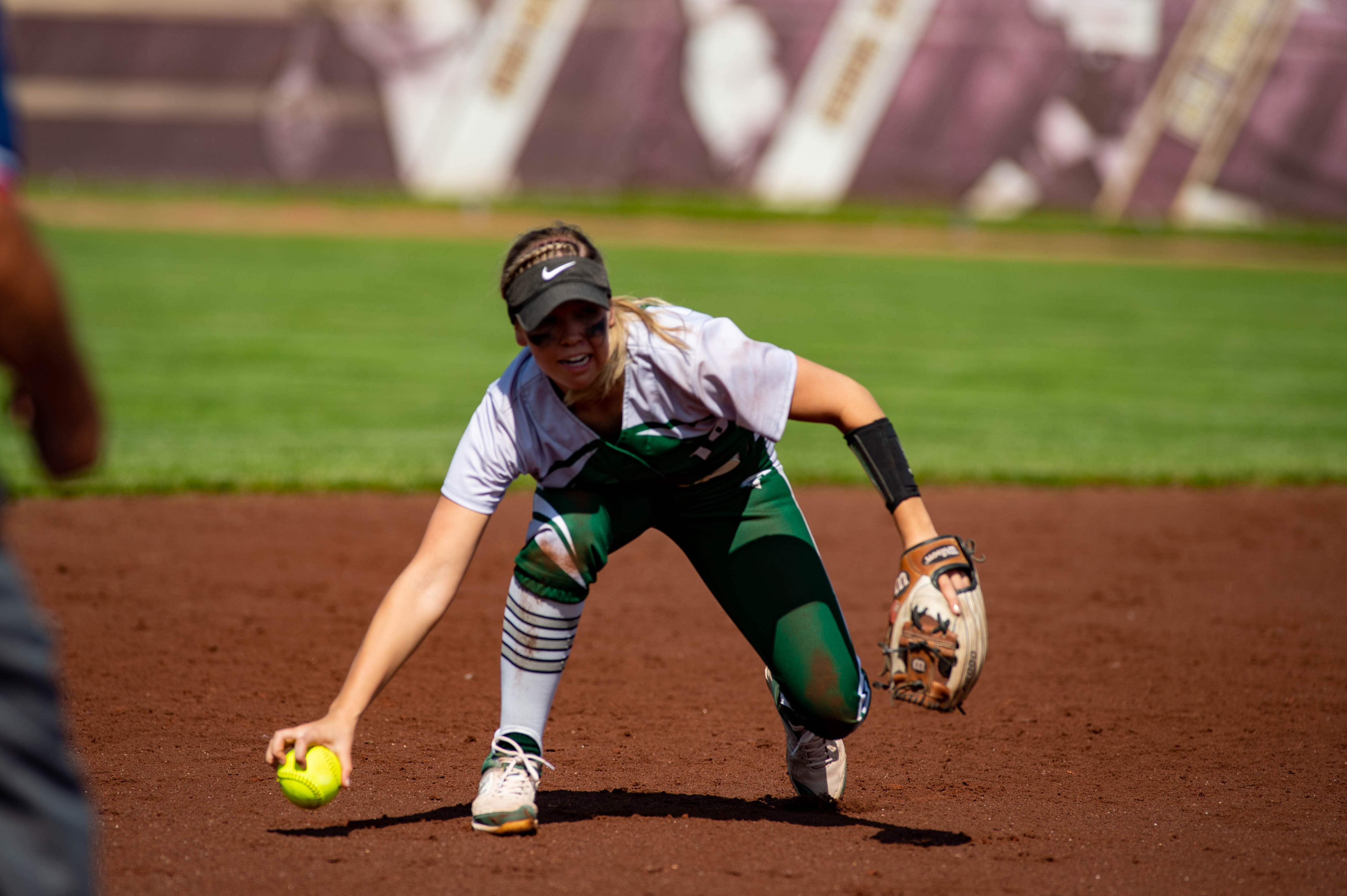 Escanaba advances to Division 2 softball semifinal after defeating ...
