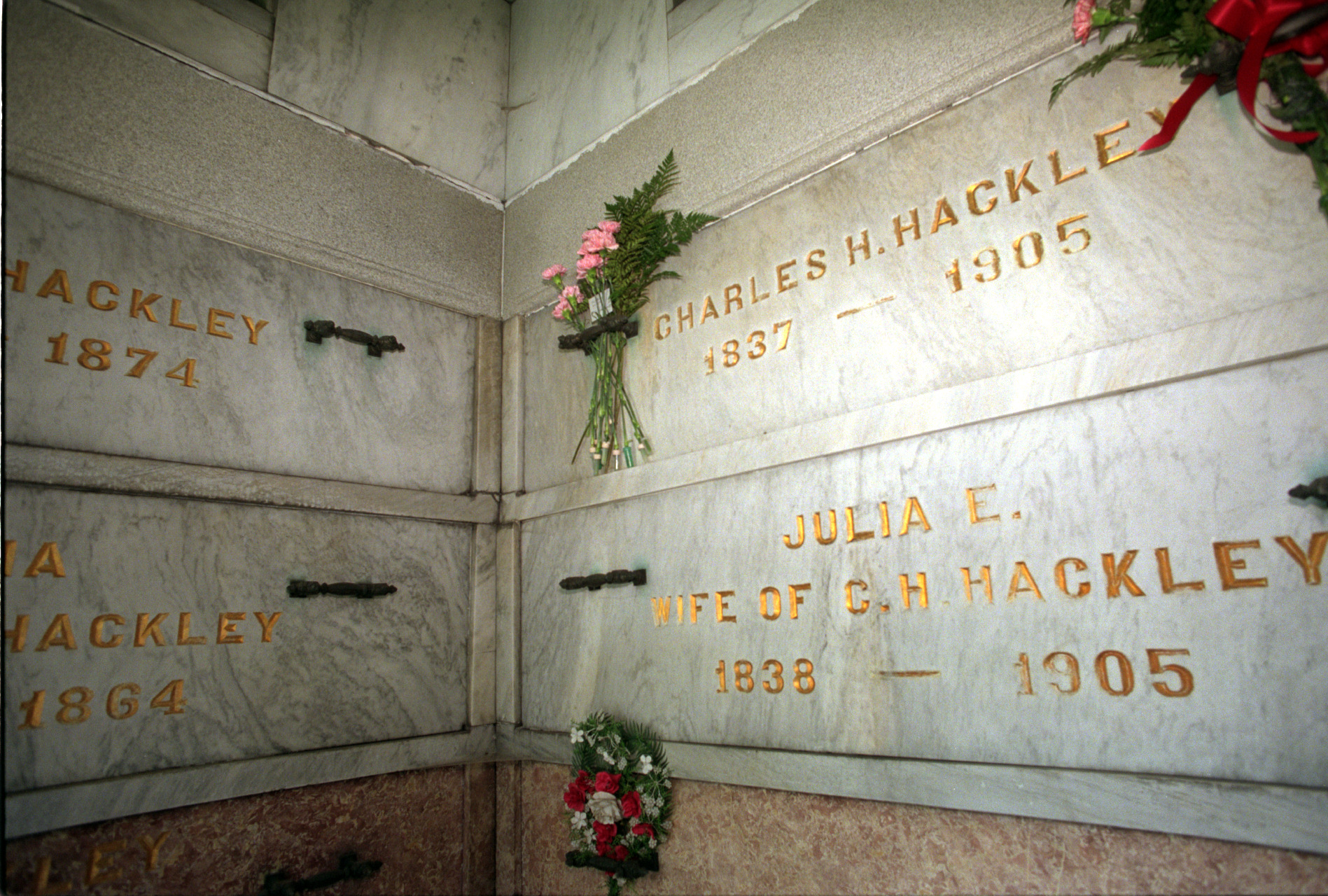 City to replace stolen Hackley Mausoleum gates - mlive.com