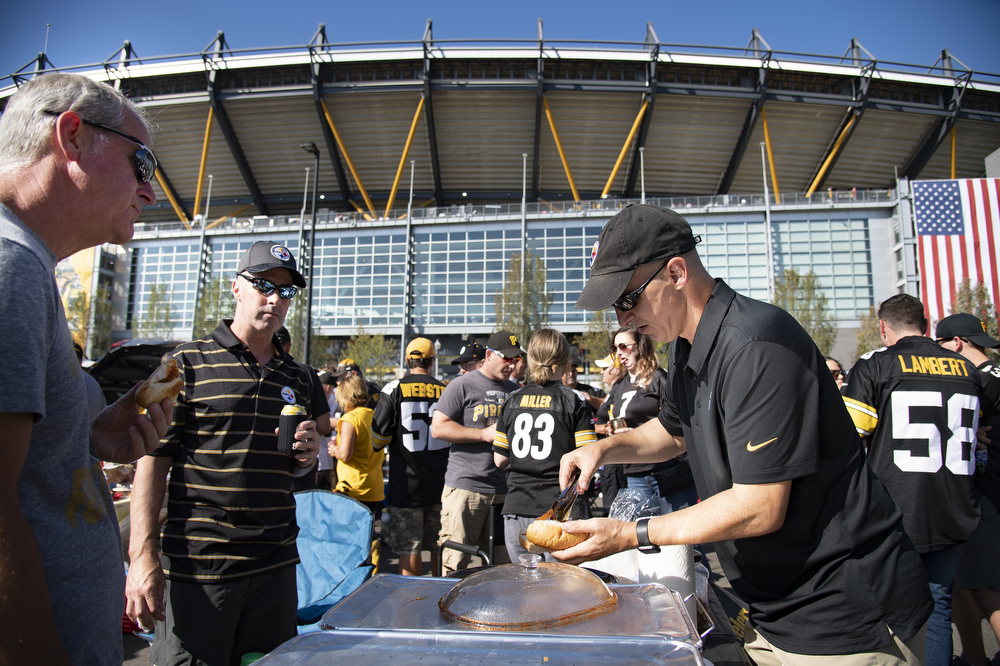 Faces in the Crowd at Seattle Seahawks vs. Pittsburgh Steelers ...