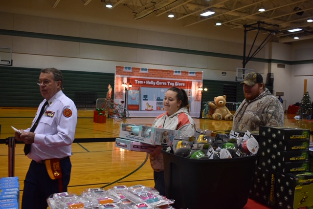 Pistons owner provides Christmas gifts for Flint-area families - mlive.com