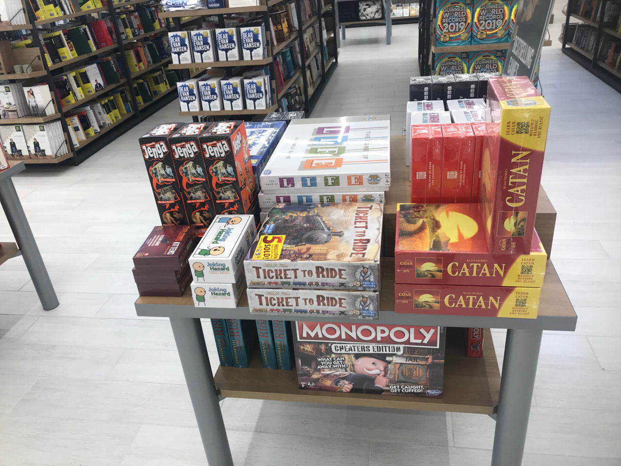 Sneak peek inside Staten Island's new Barnes & Noble - silive.com