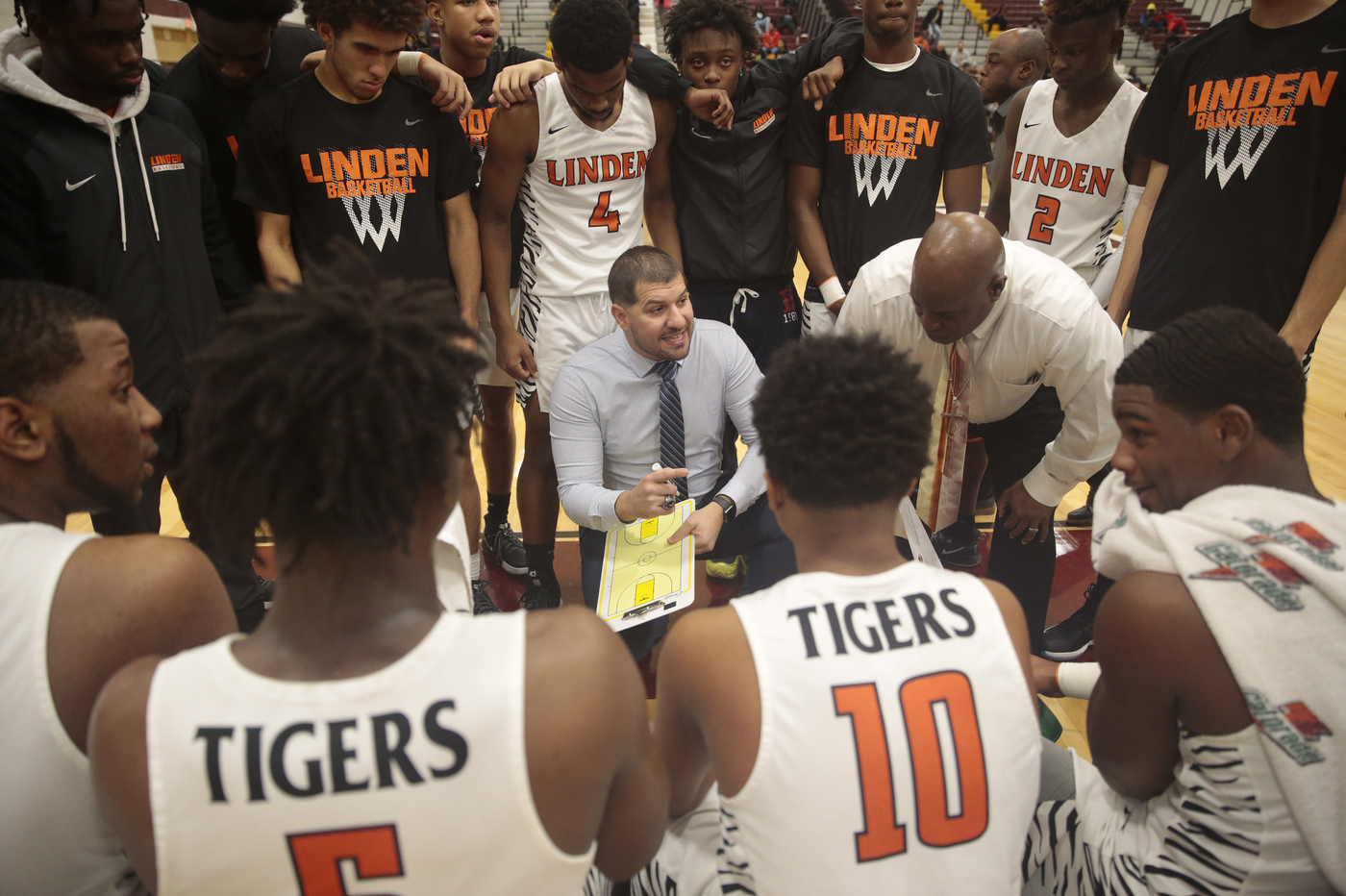 Boy's High School Basketball Linden Plays University - nj.com