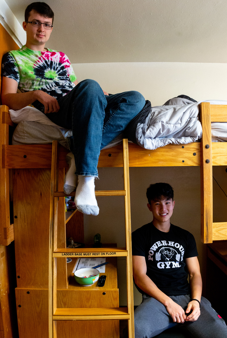 Students move into University of Michigan dormitories - mlive.com