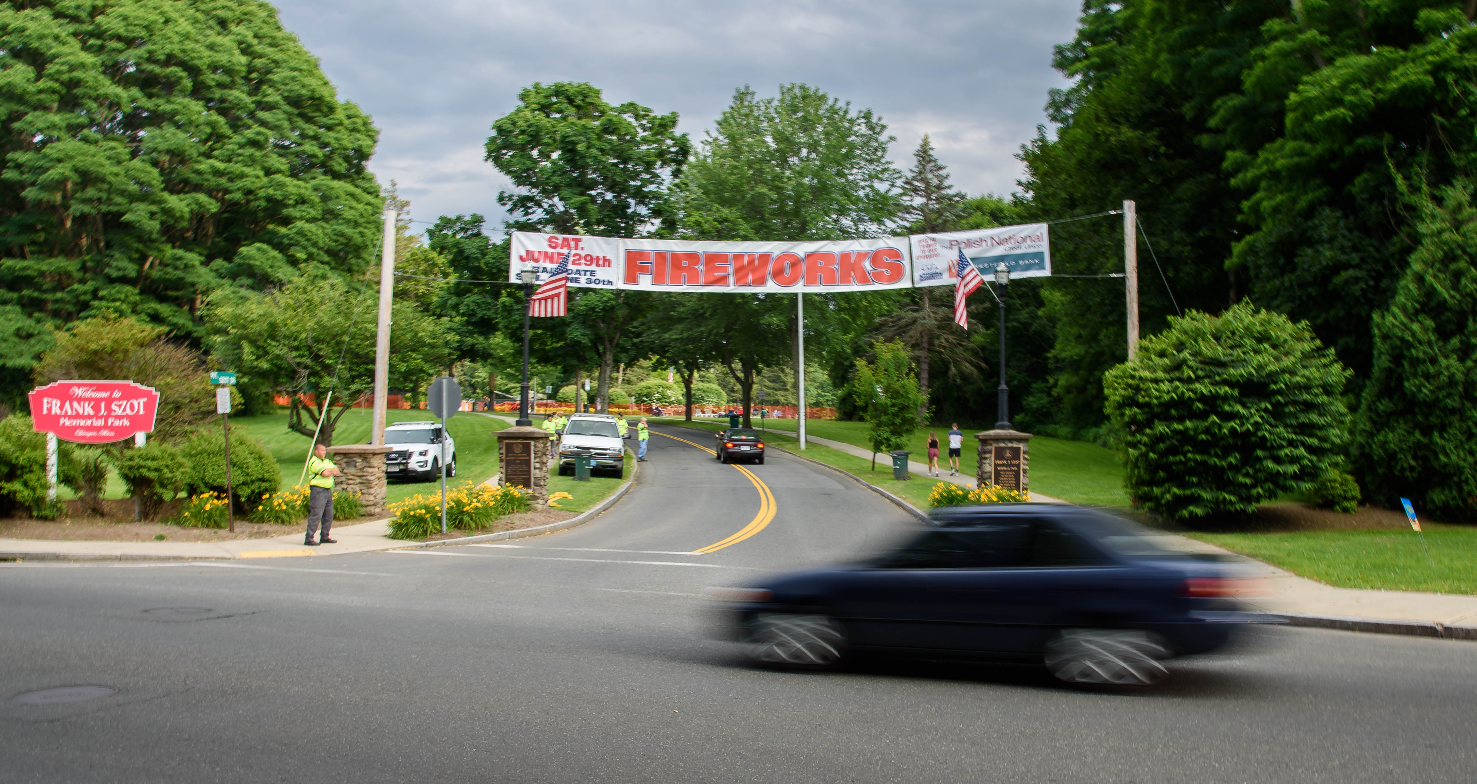 Hundreds watch fireworks at Szot Park in Chicopee - masslive.com