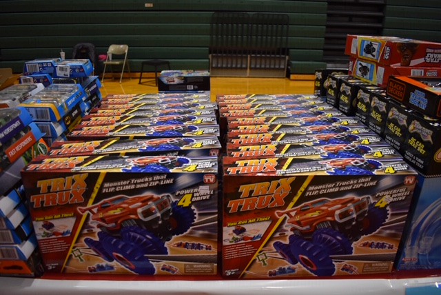 Pistons owner provides Christmas gifts for Flint-area families - mlive.com