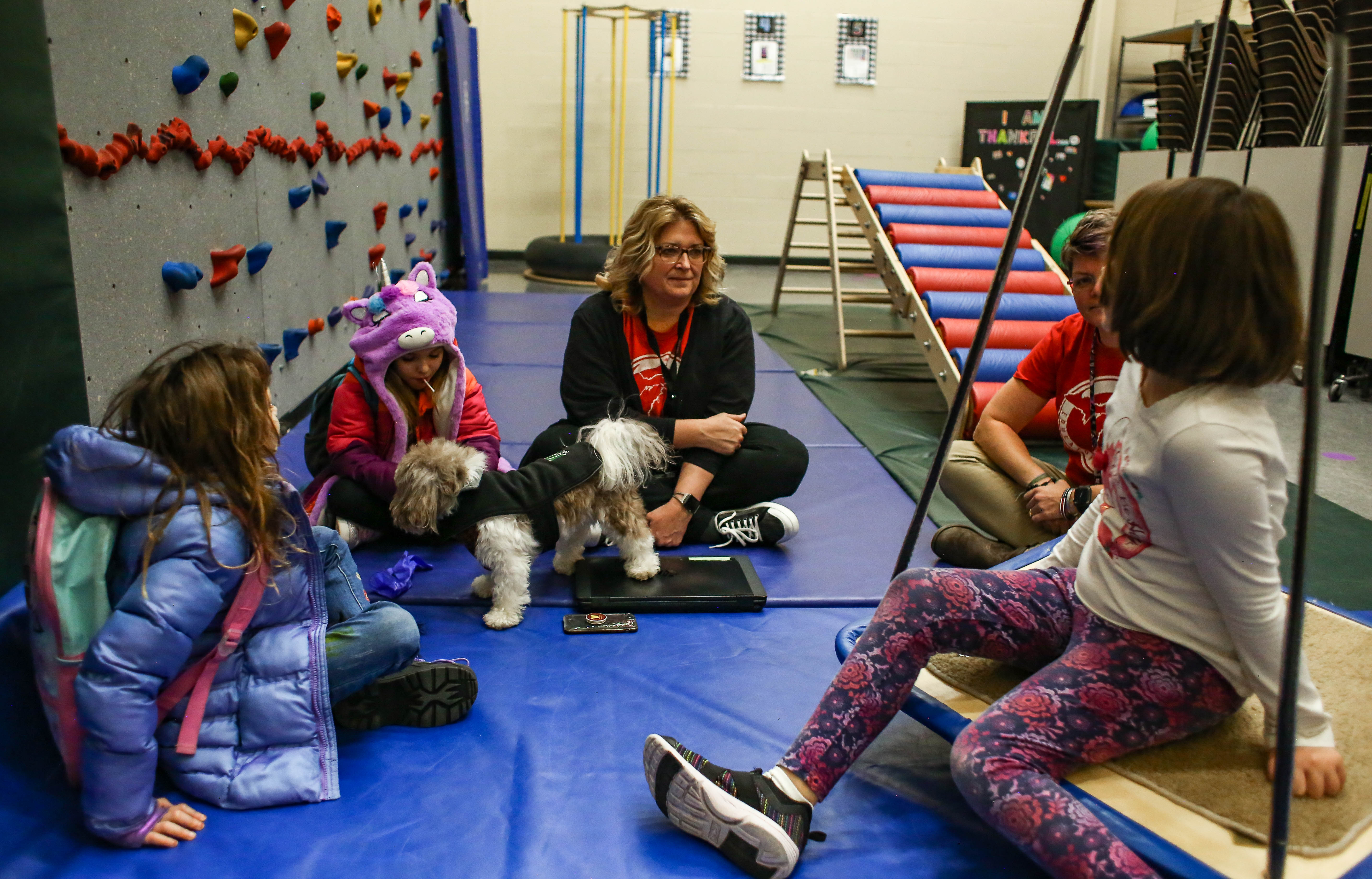 Therapy dog transforms elementary school - mlive.com