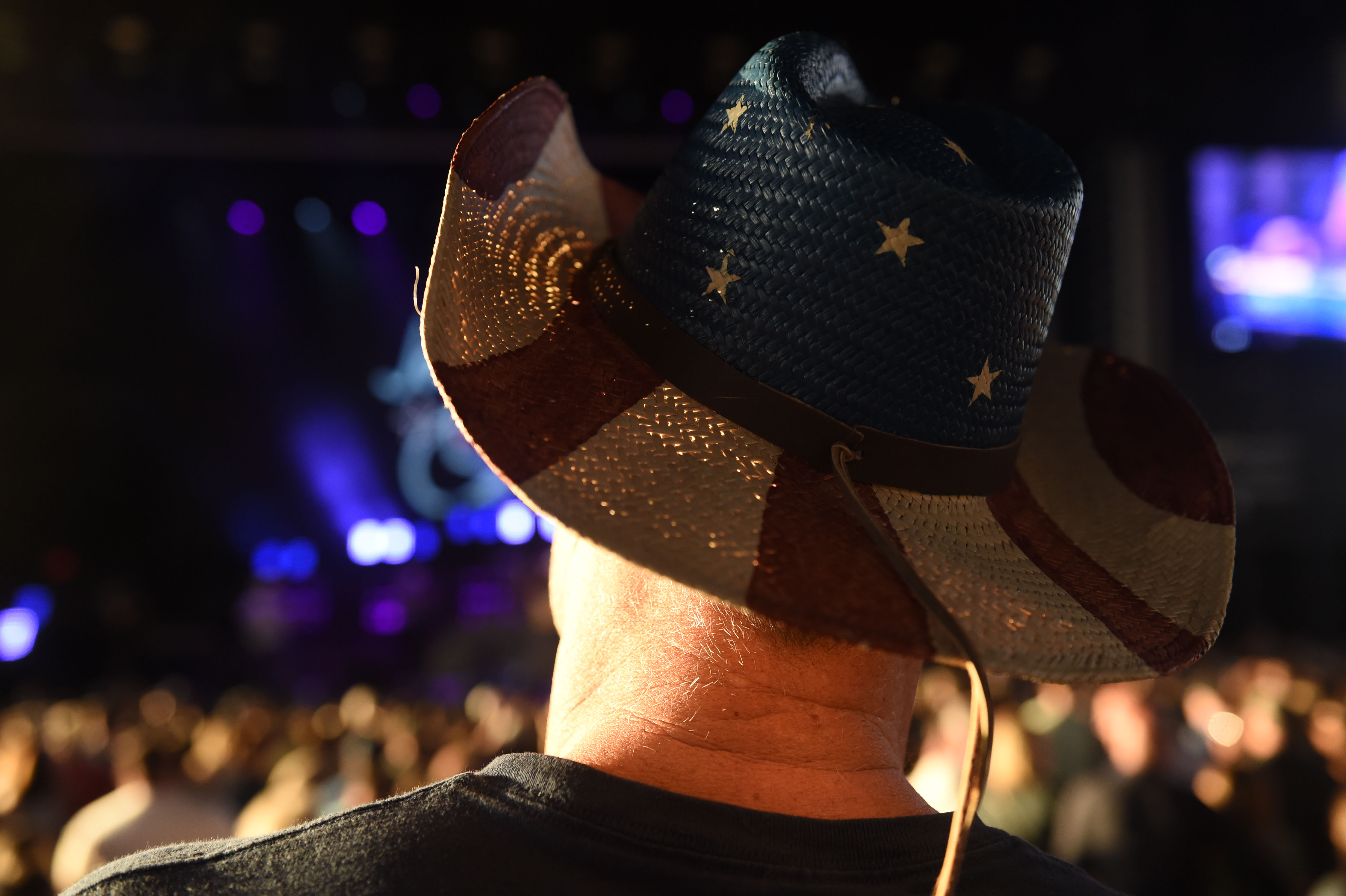 Dierks Bentley at Lakeview Amphitheater: Did we catch you in the crowd ...