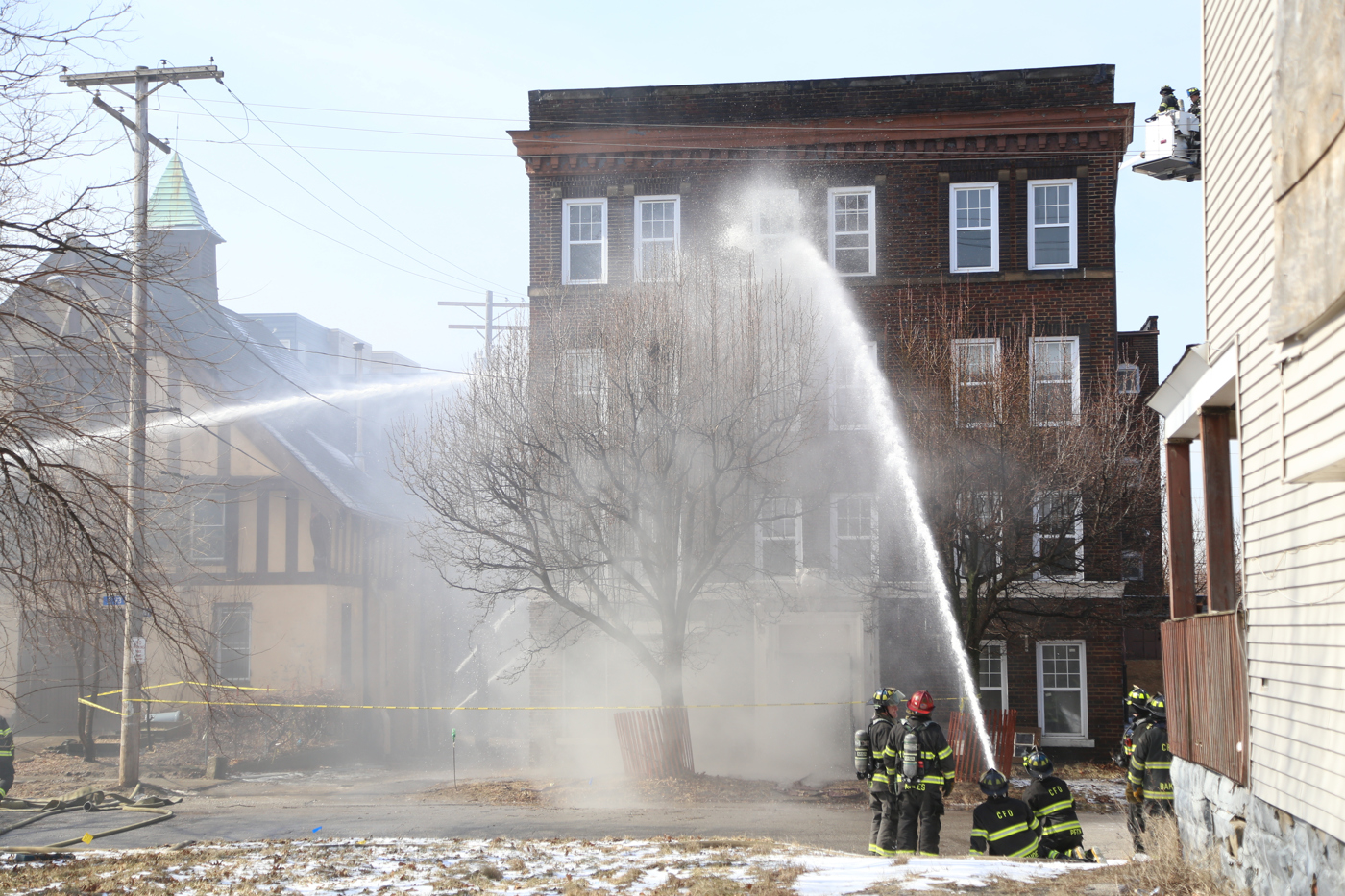 Firefighters battle fire in vacant building on Cleveland's east side ...