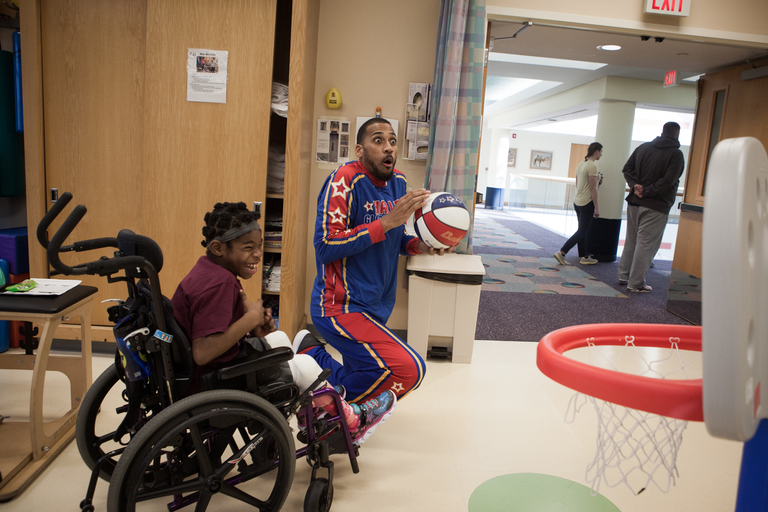 Harlem Globetrotters Zeus McClurkin visits Shriners - masslive.com