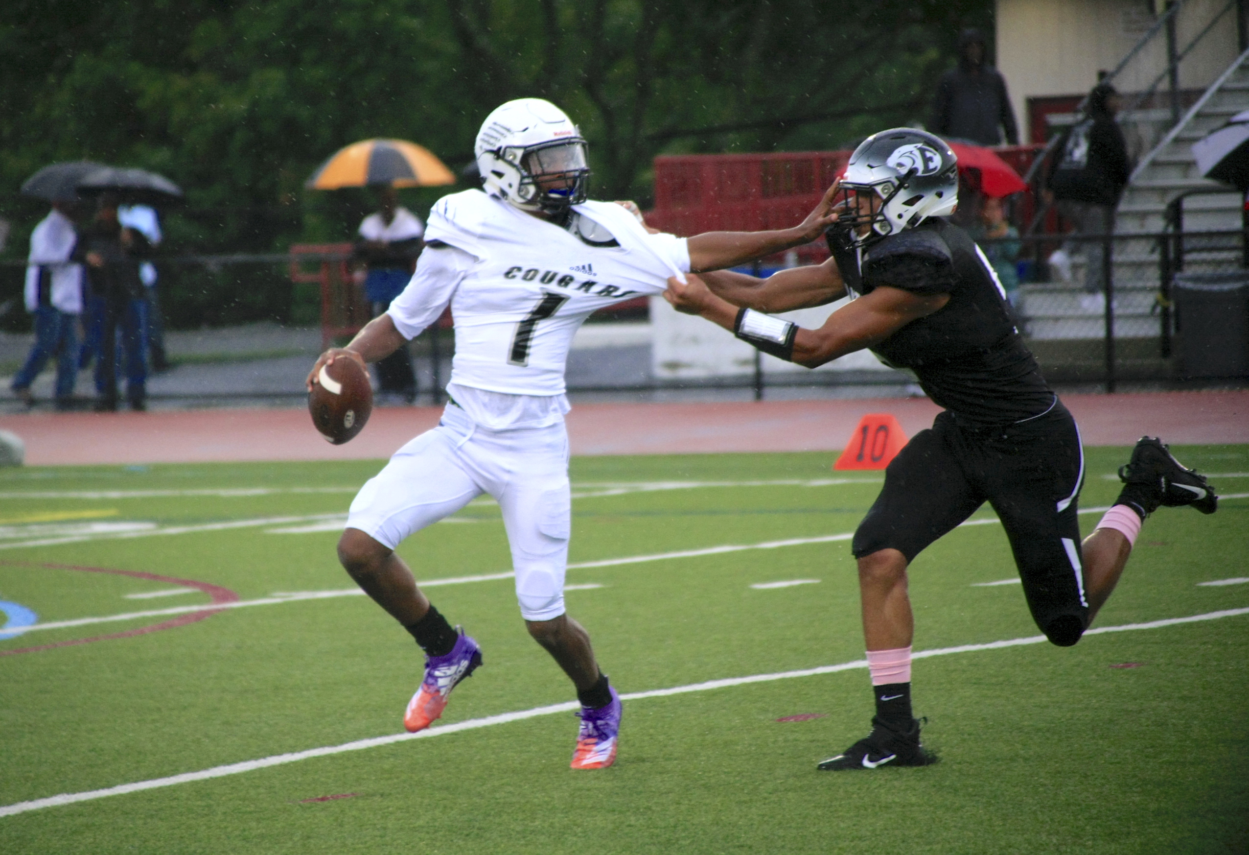 Harrisburg defeats CD East Saturday in football - pennlive.com