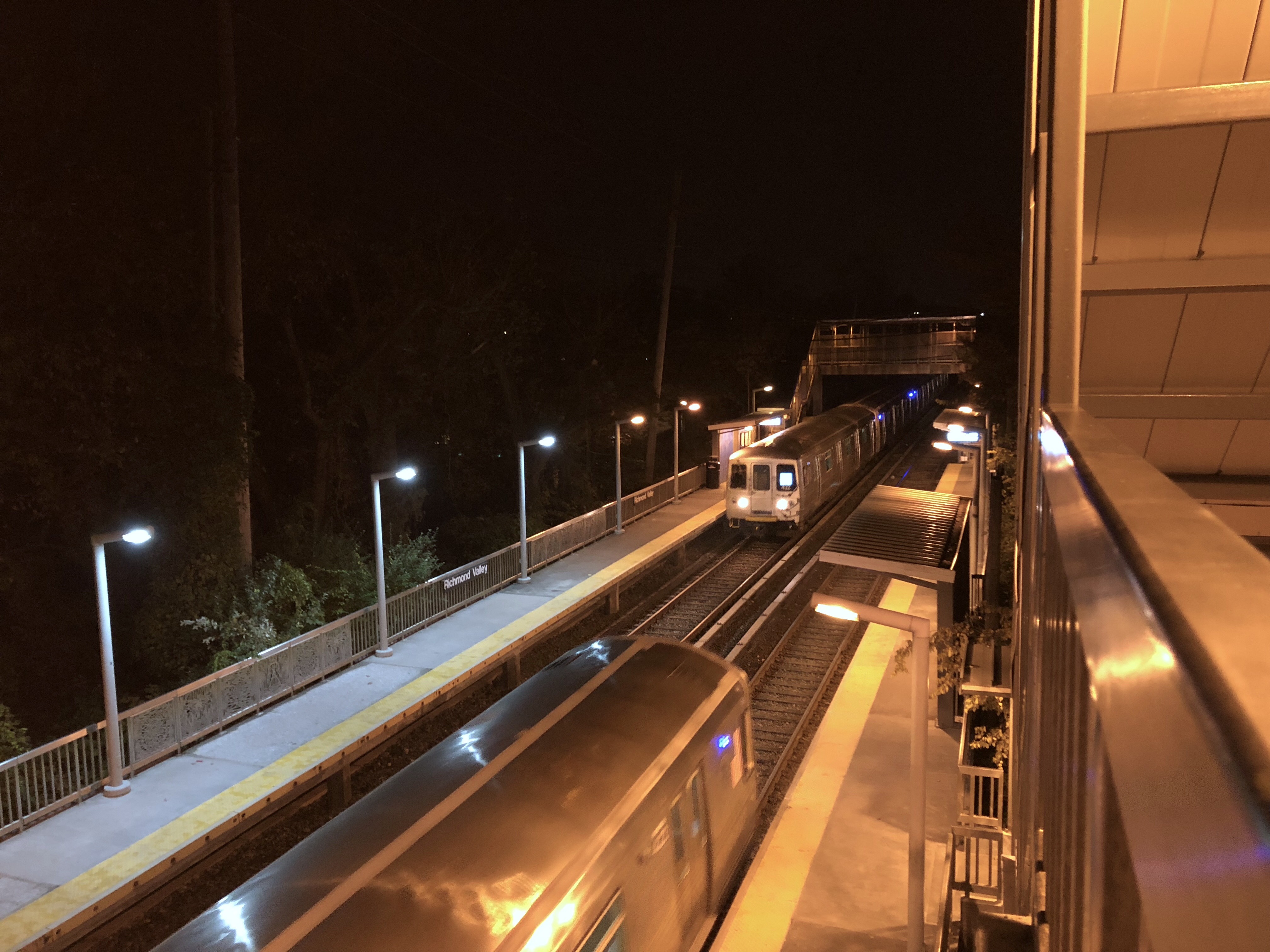 Trains delayed for Monday morning rush hour - silive.com