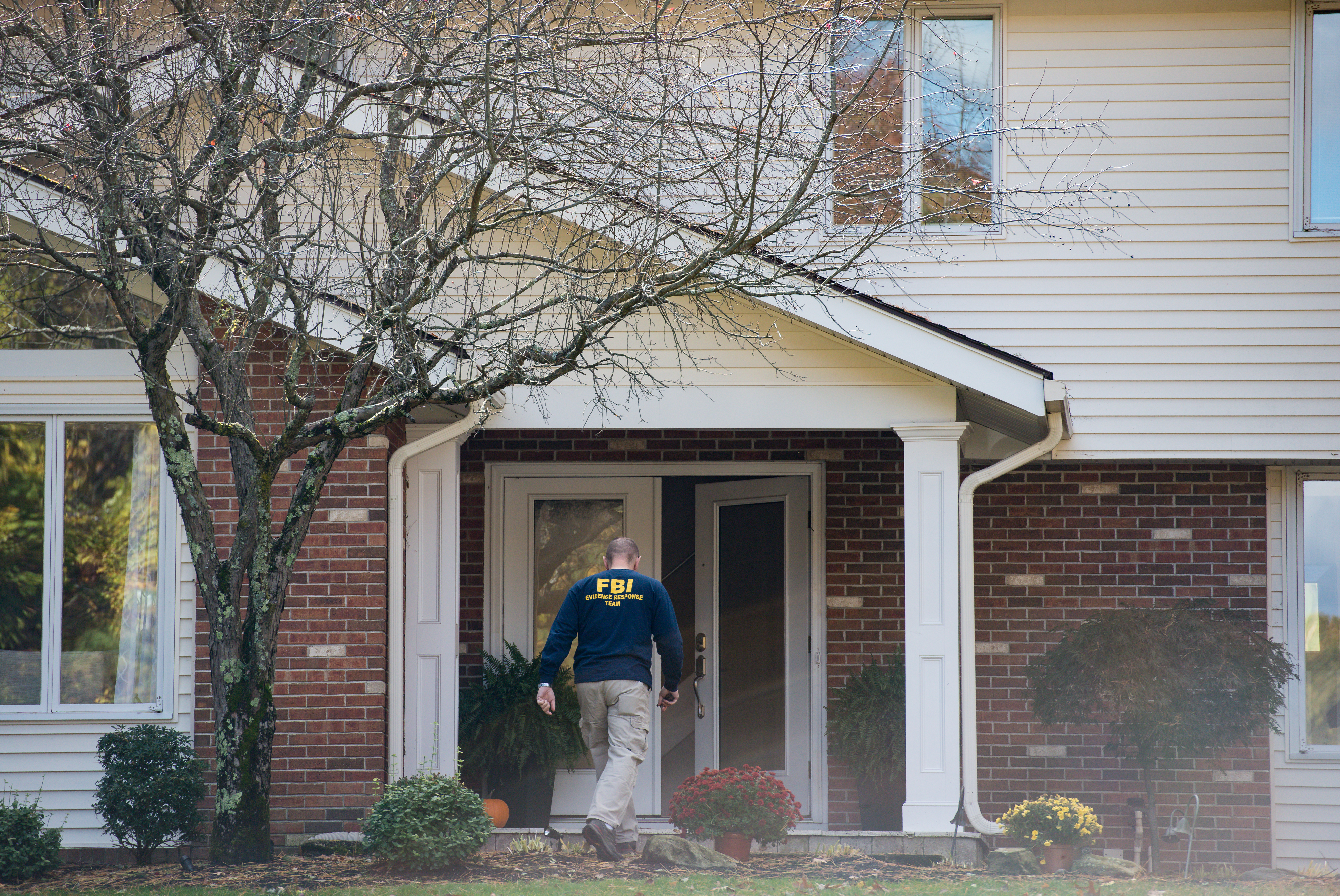 Federal agents raid Mardi Gras strip club, Adolfo's Ristorante in ...