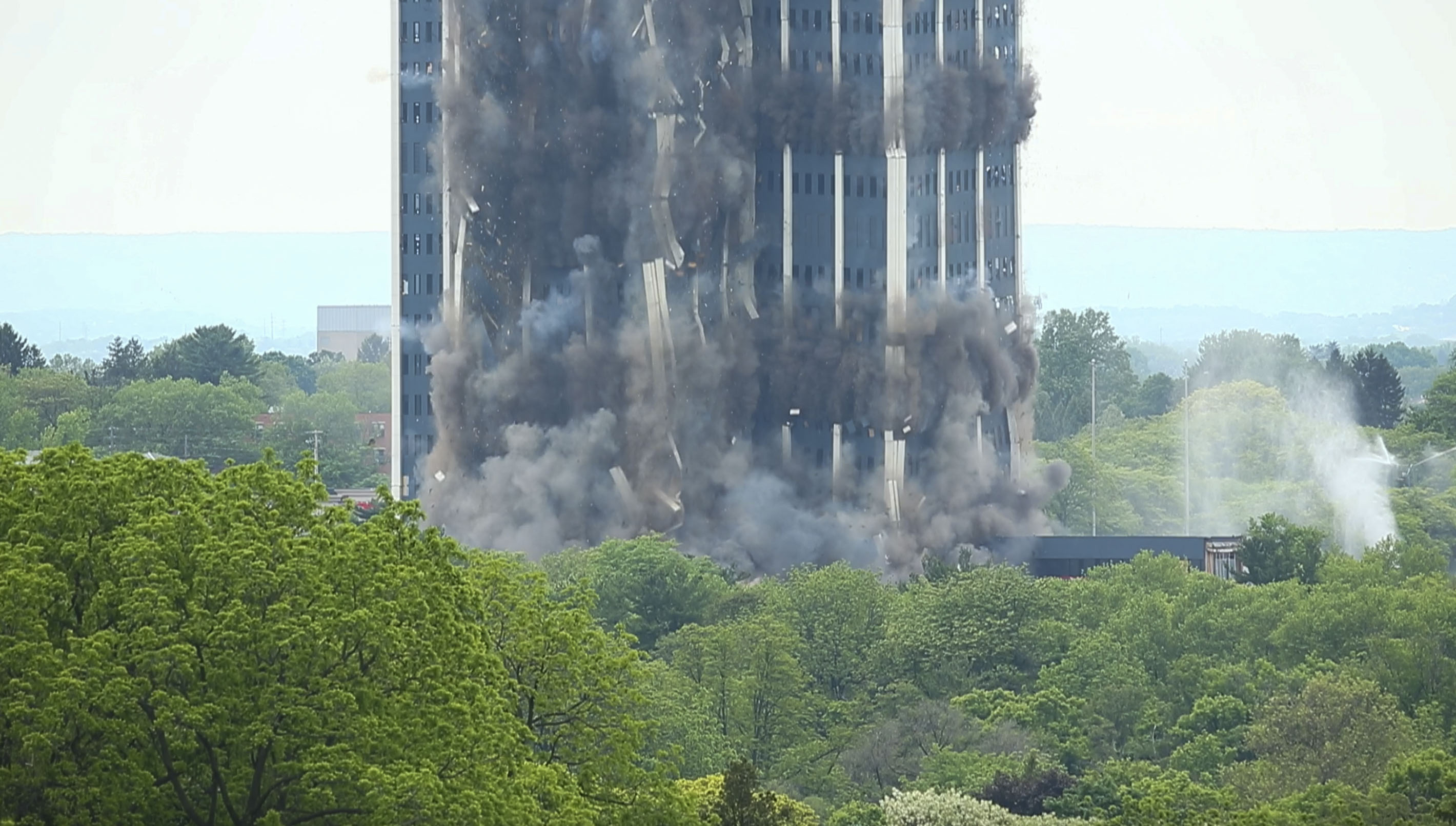Closer look at the Martin Tower implosion May 19, 2019 ...