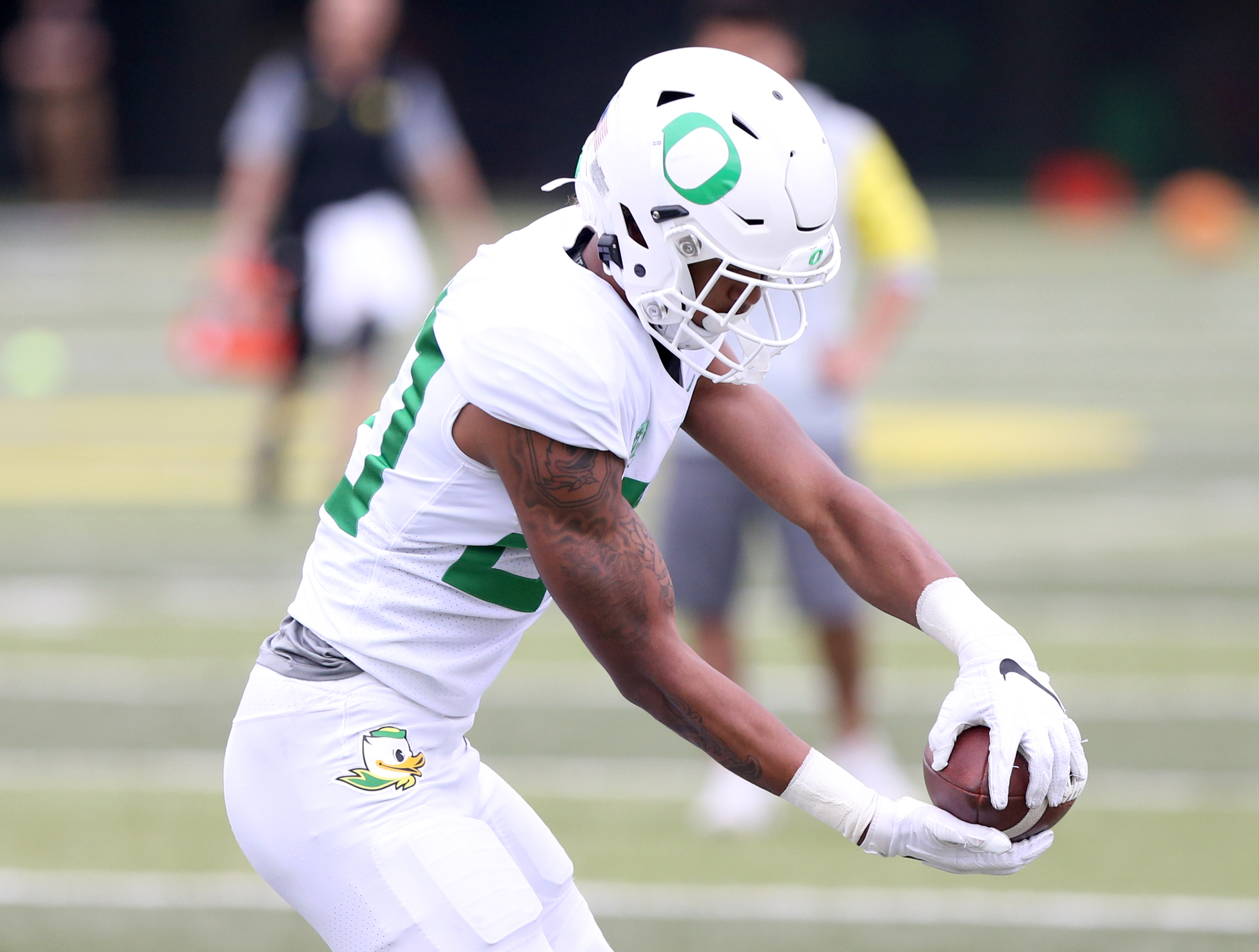 Oregon Ducks don pads for practice No. 5: Aug. 7, 2019 - oregonlive.com