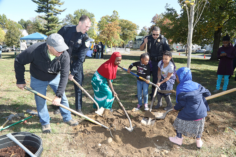 Seen@ The Greening the Gateway Cities Gunn Square Block Party in ...
