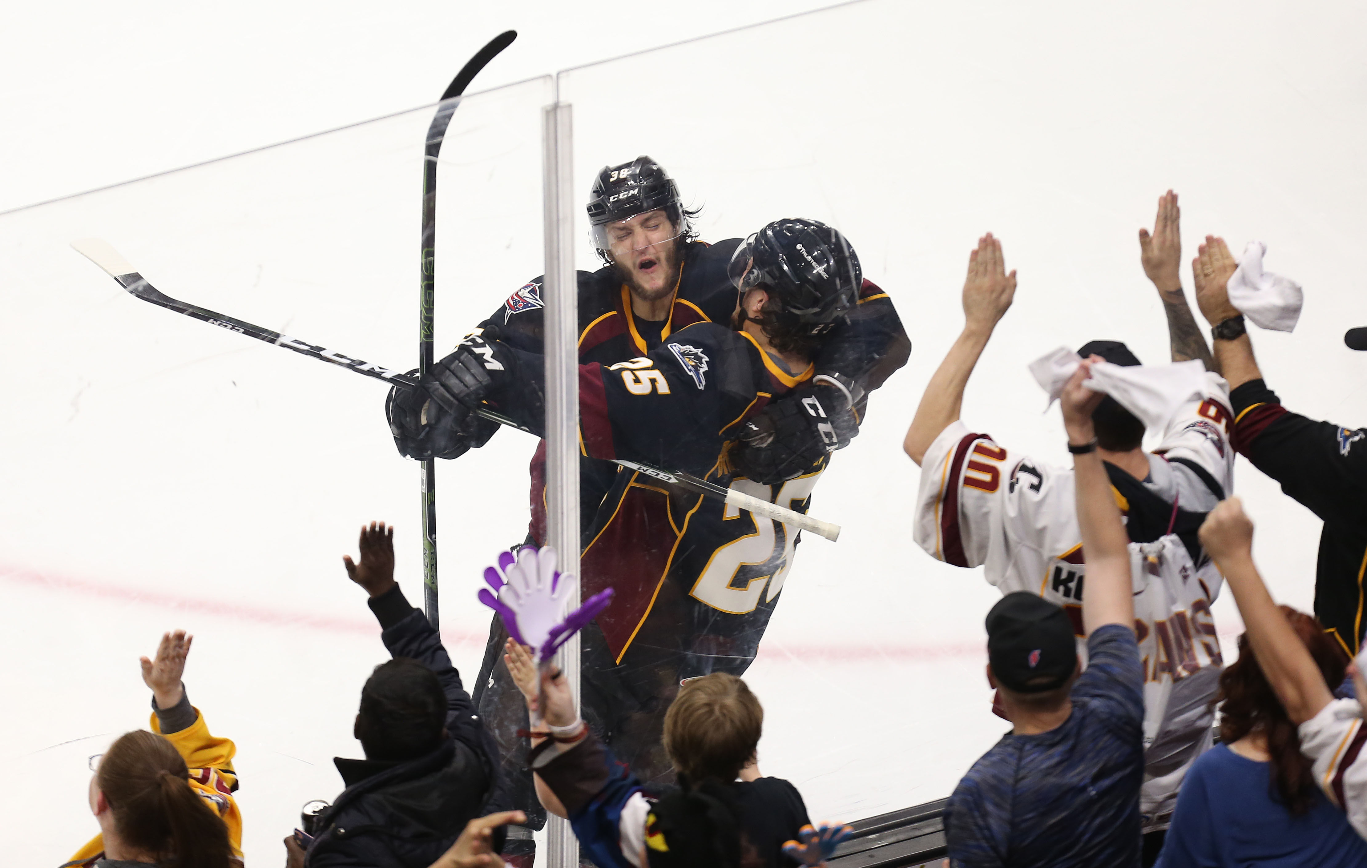 Cleveland Monsters vs. Syracuse Crunch, game 4, April 25, 2019 ...