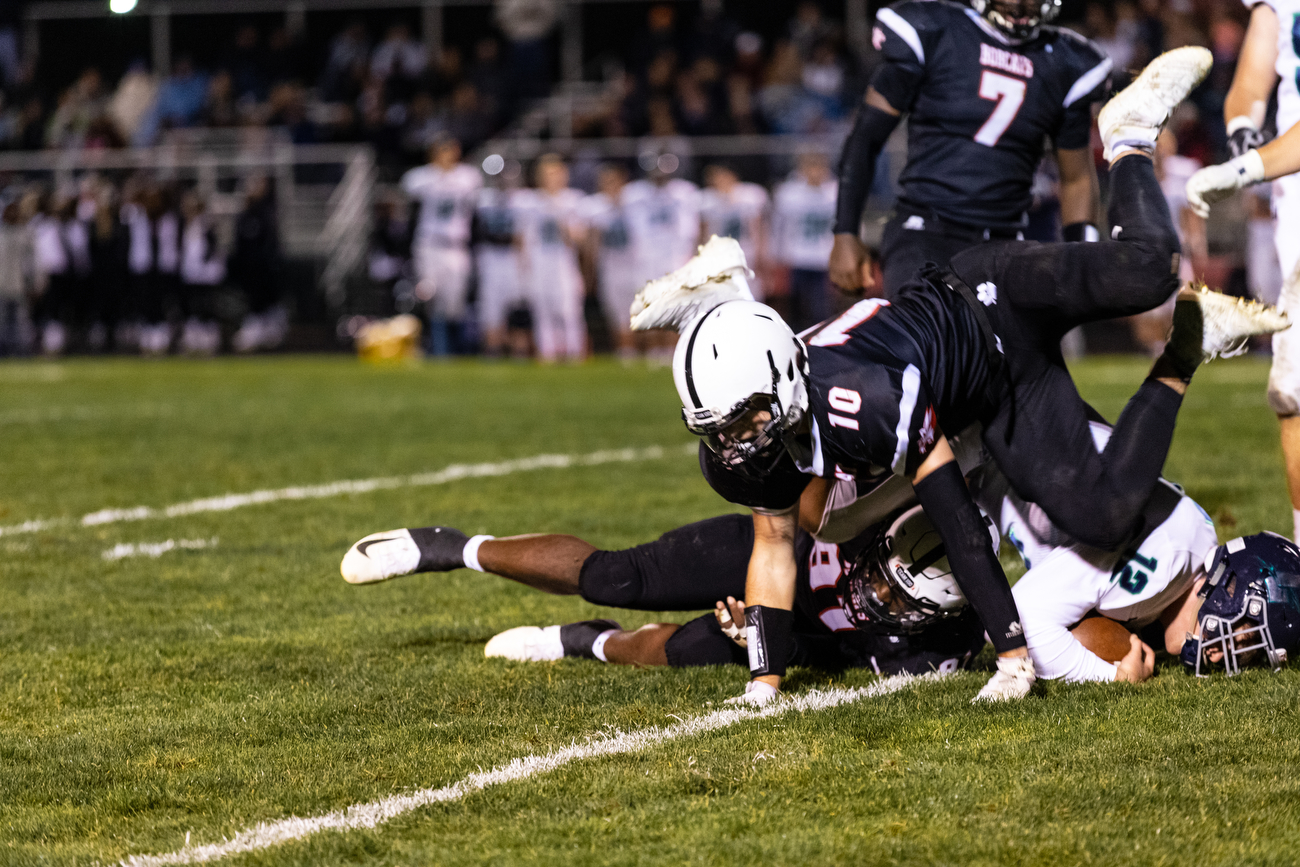 Lapeer defeats Grand Blanc in homecoming game, 54-20 - mlive.com