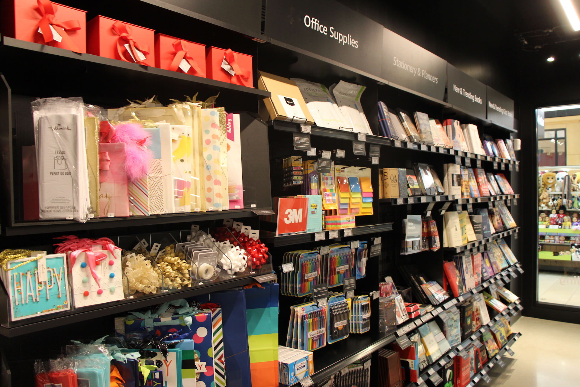 Inside the new Amazon 4-star shop in the Natick Mall - masslive.com