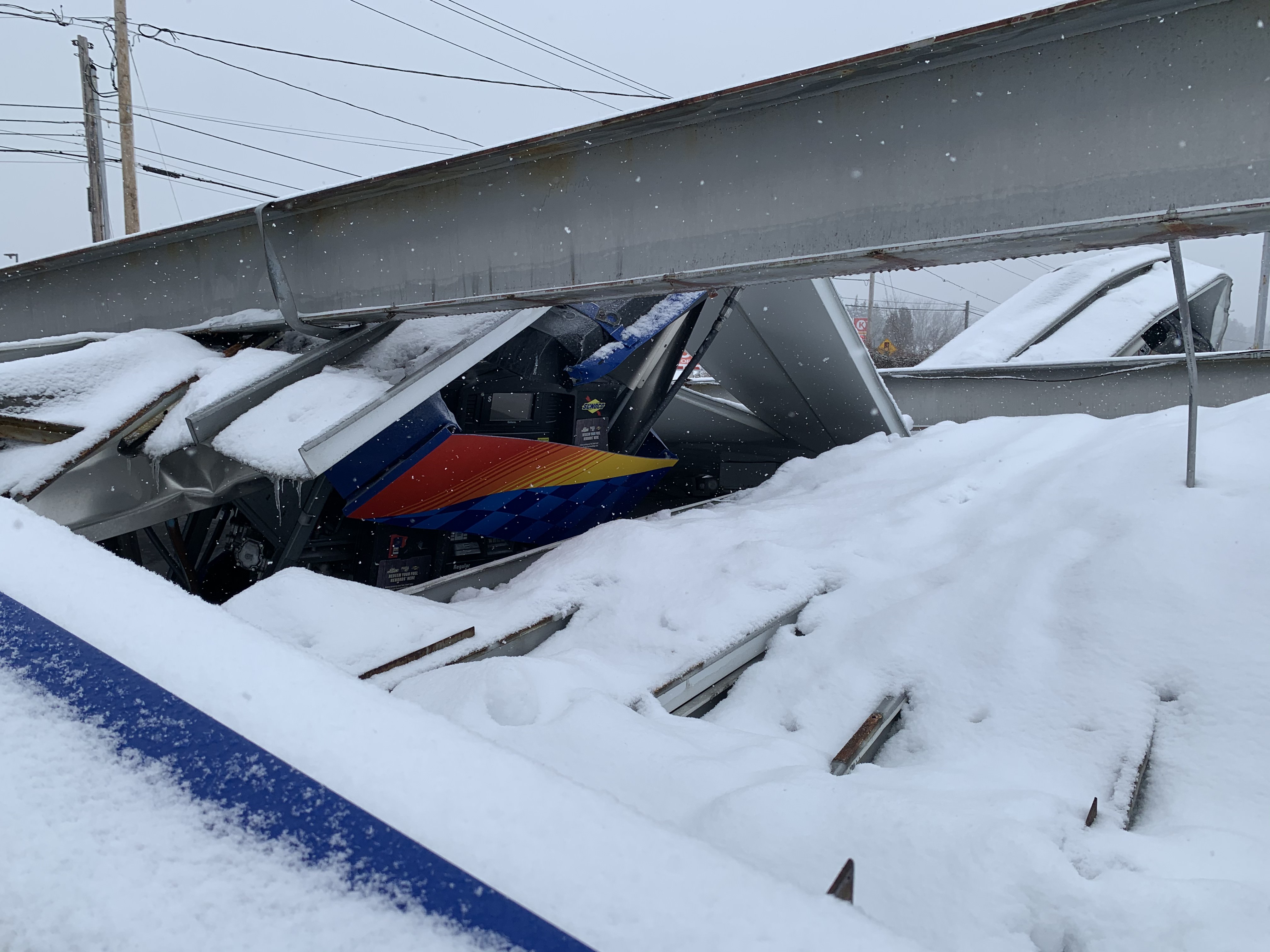 Canopy collapses at Cicero gas station - syracuse.com