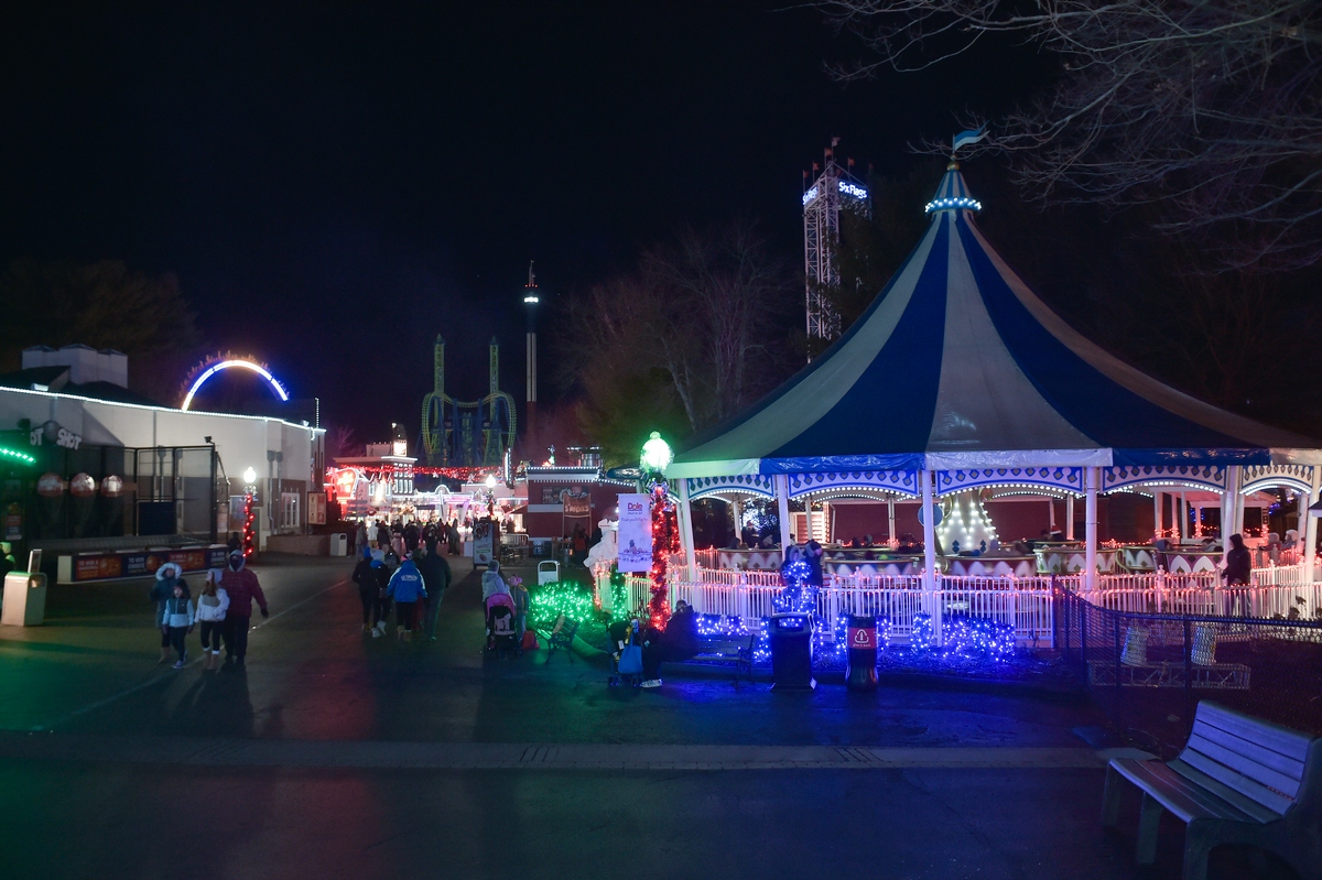 Seen@ Six Flags New England "Holiday in the Park" - masslive.com