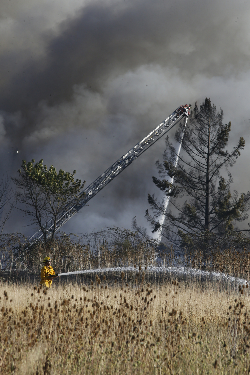 Fire spreads in Northeast Portland - oregonlive.com