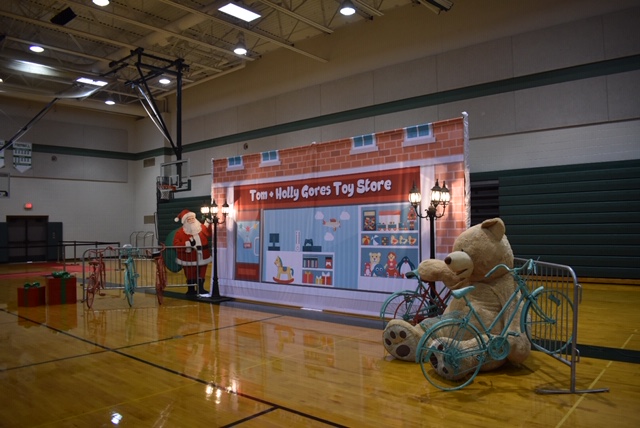 Pistons owner provides Christmas gifts for Flint-area families - mlive.com