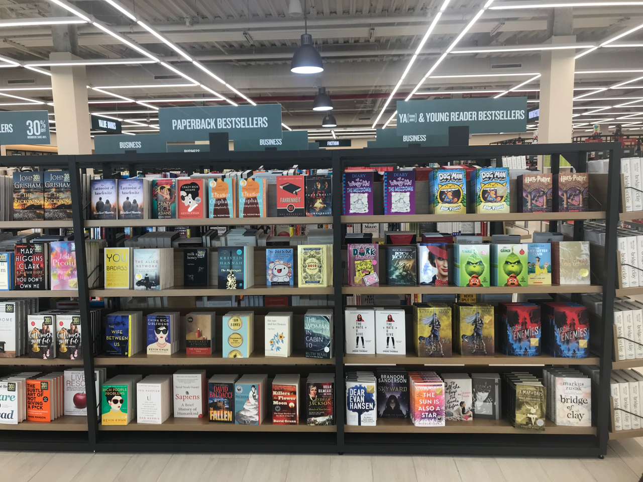 Sneak peek inside Staten Island's new Barnes & Noble - silive.com