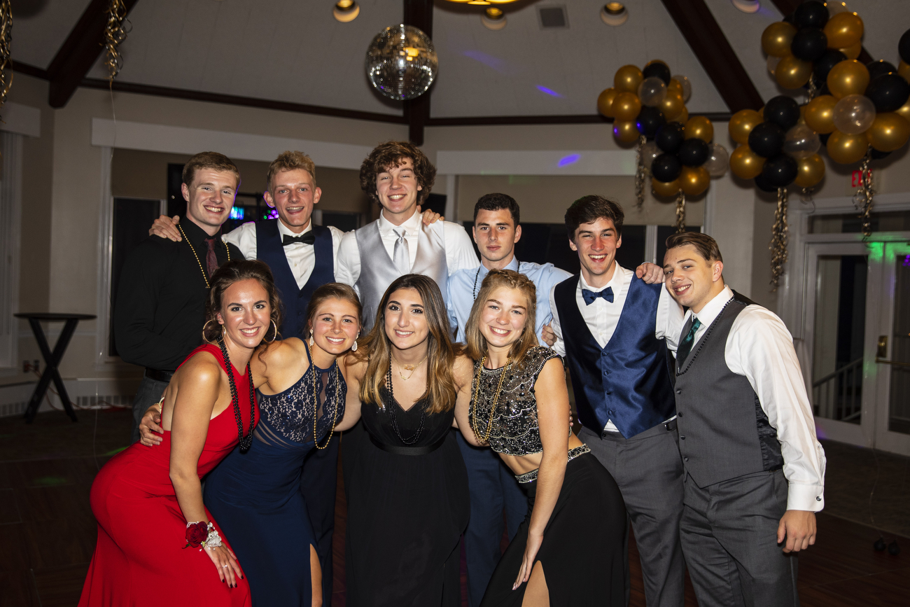 Hackett Catholic Prep goes to prom 2019 with "masquerade" theme - mlive.com