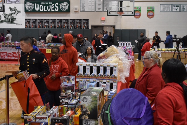 Pistons owner provides Christmas gifts for Flint-area families - mlive.com