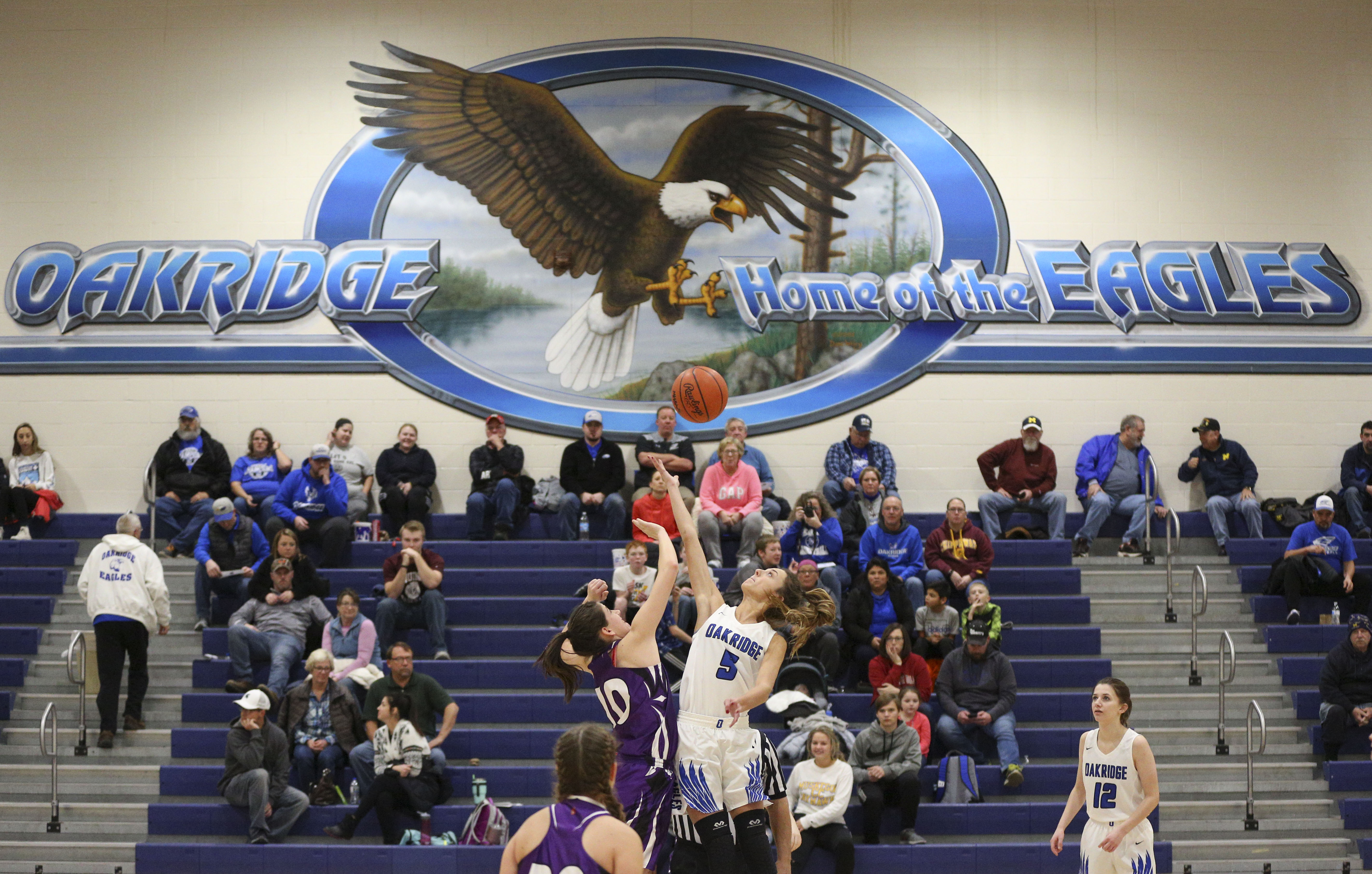 Oakridge girls basketball beats Shelby 40-23 - mlive.com